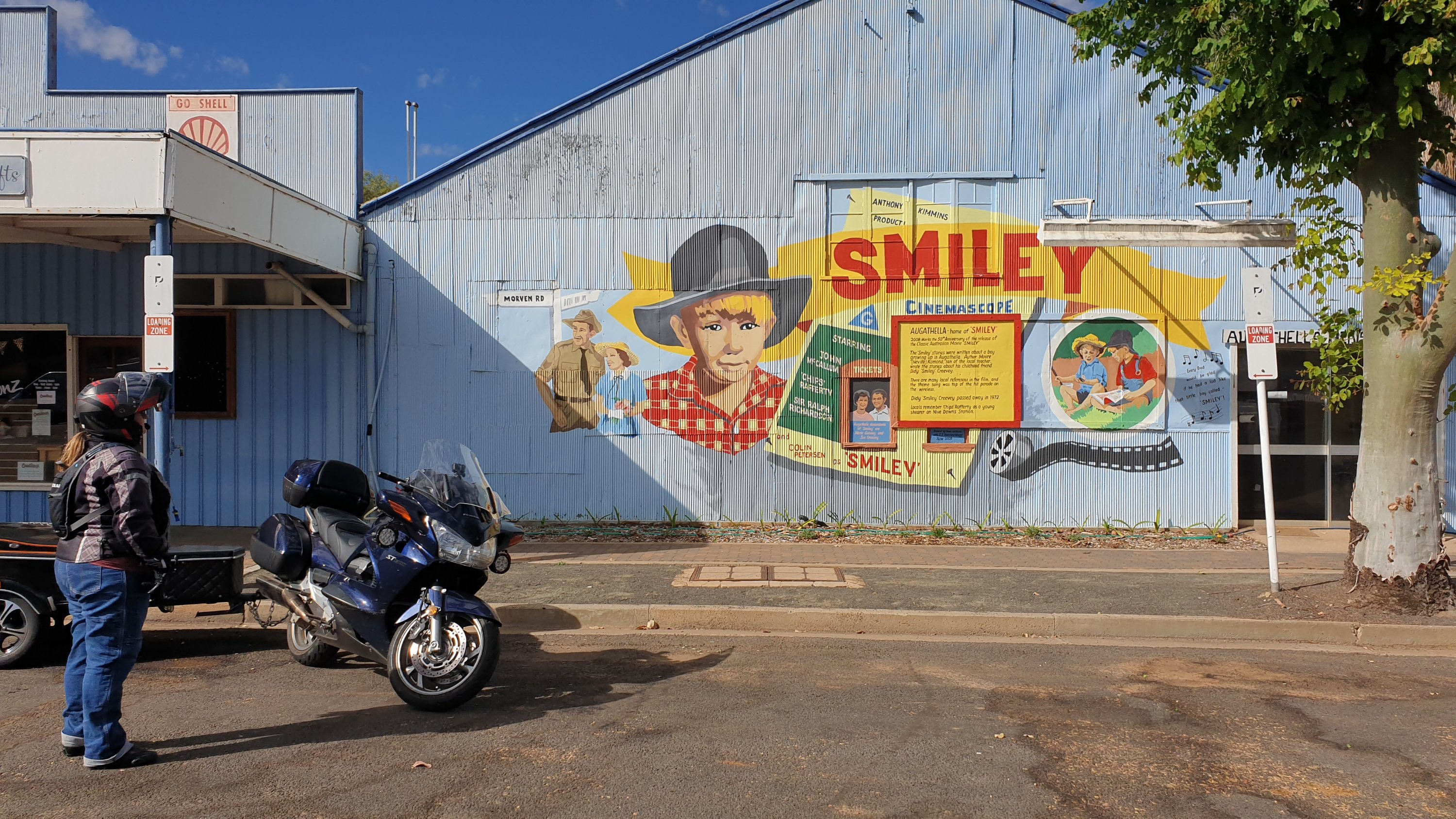 Going to Smiley town | Zed14